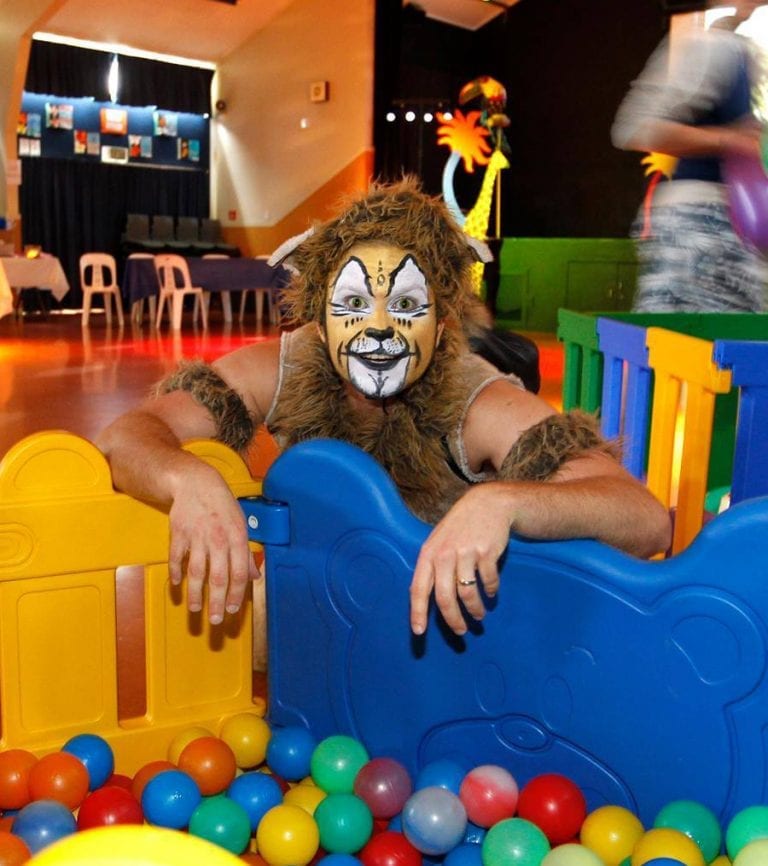 Lion party - Circus In A Flash